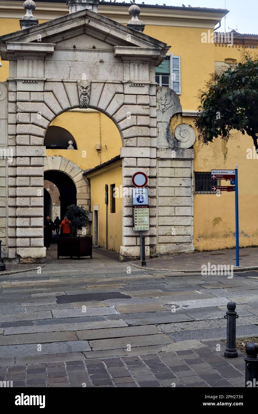 Arch at the entrance of a covered alleyway in an italian city Stock ...