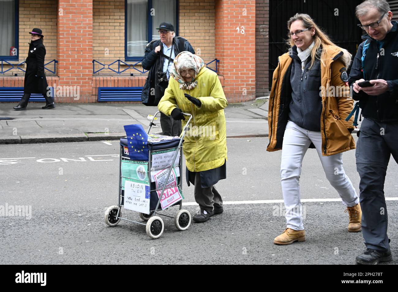 Parliament square, London, UK. 25th Mar, 2023. Pro-EU European ...