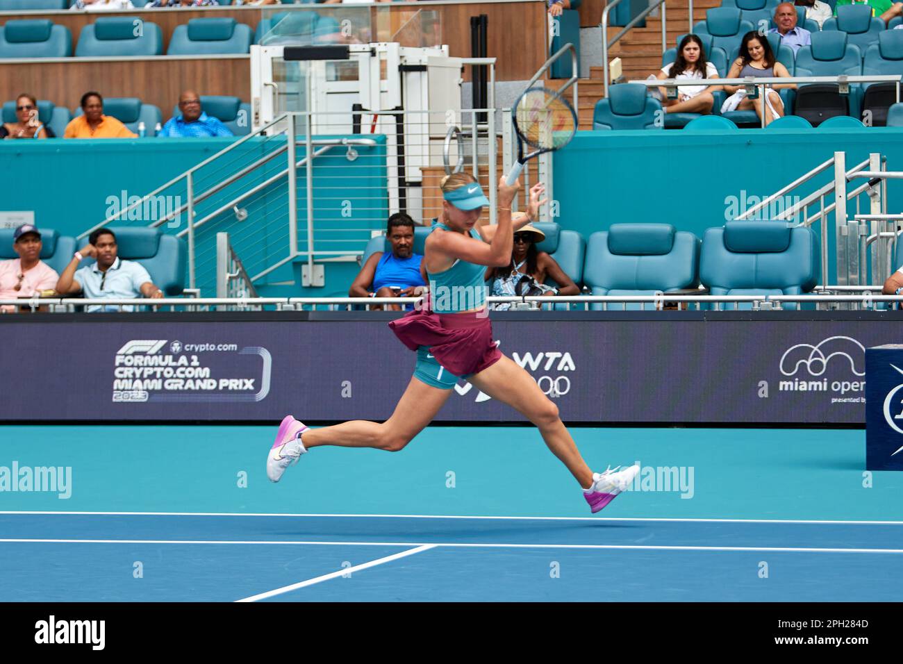 Miami Gardens, FL, USA. 25th March 2023. [WTA] [27] A. Potapova vs [6] C. Gauff (USA) during the ...