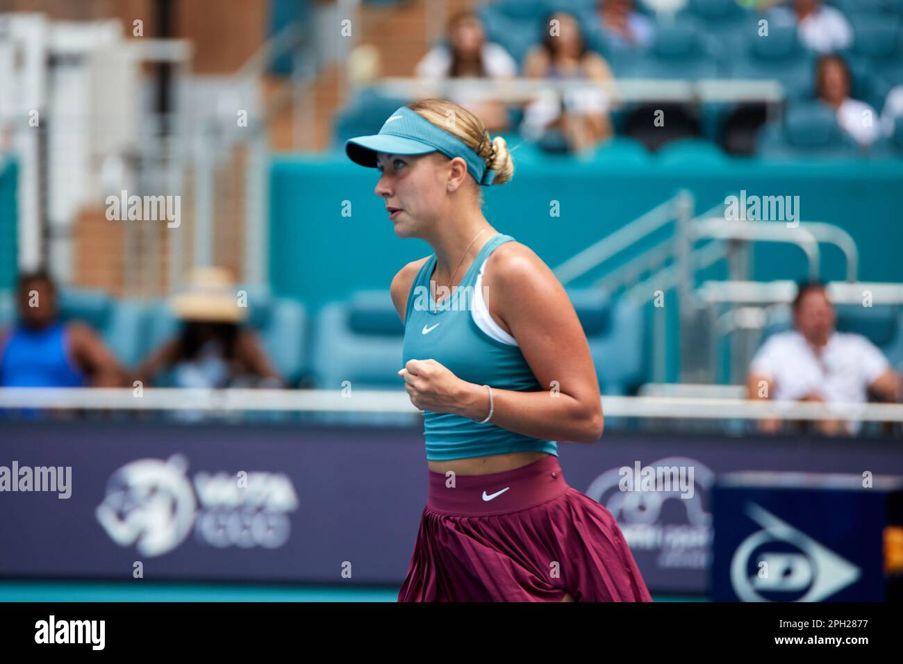 Miami Gardens, FL, USA. 25th March 2023. [WTA] [27] A. Potapova vs [6] C. Gauff (USA) during the ...