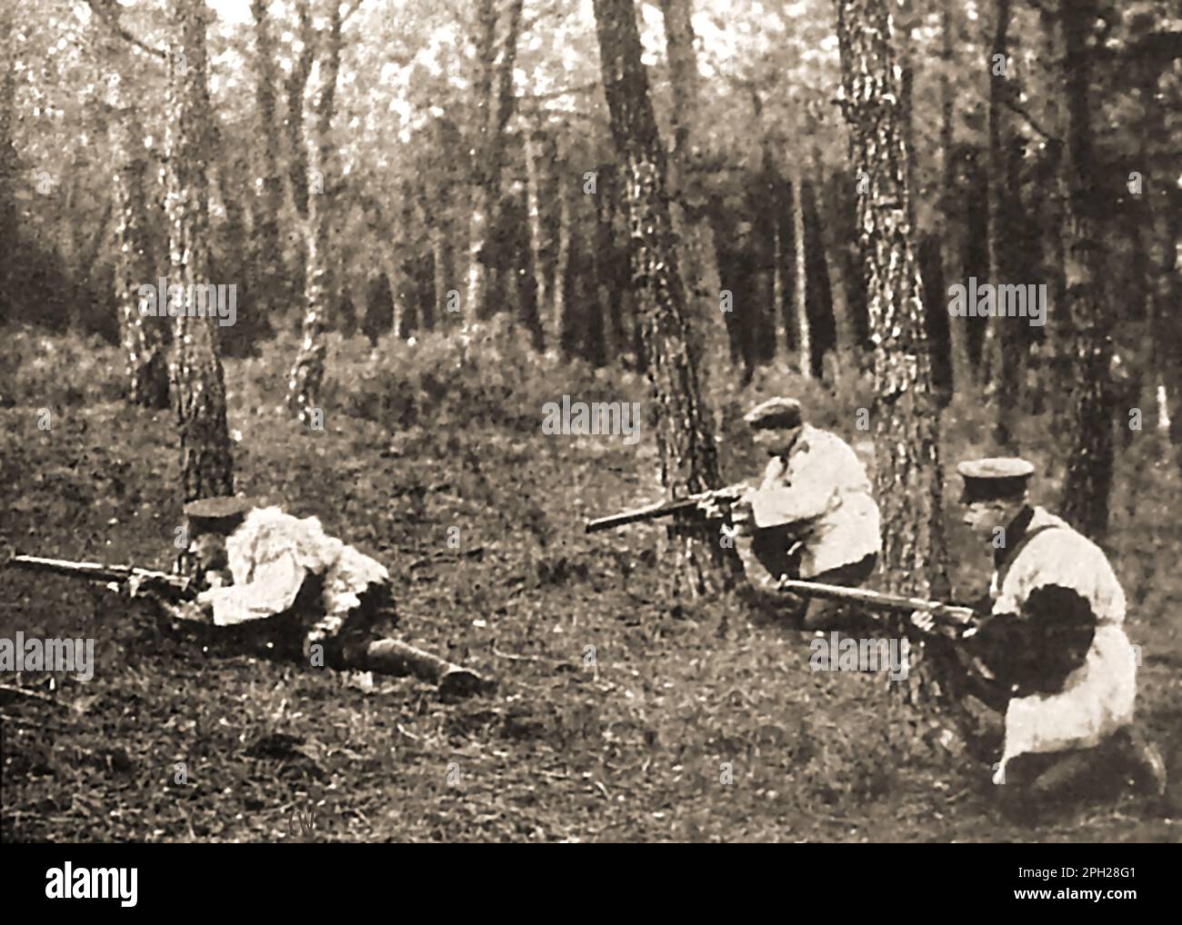 WWI - British soldiers in France wearing winter clothing of wool lined ...