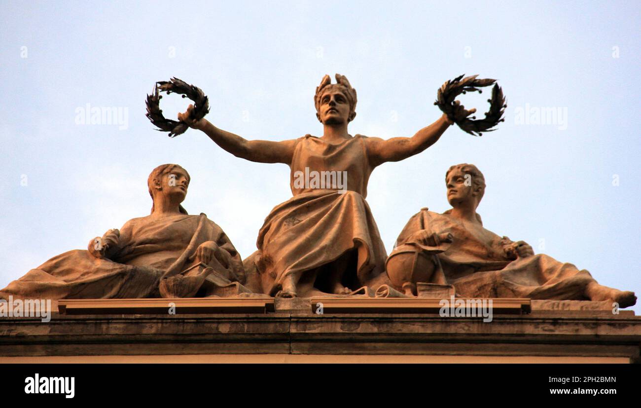 Warsaw poland park main building hi-res stock photography and images ...