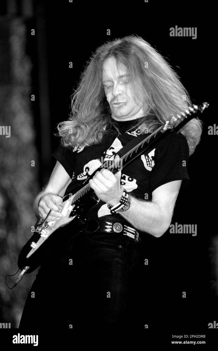 Milan Italy 03/03/1995 : Saxon , the singer Peter Biff Byford, the ...