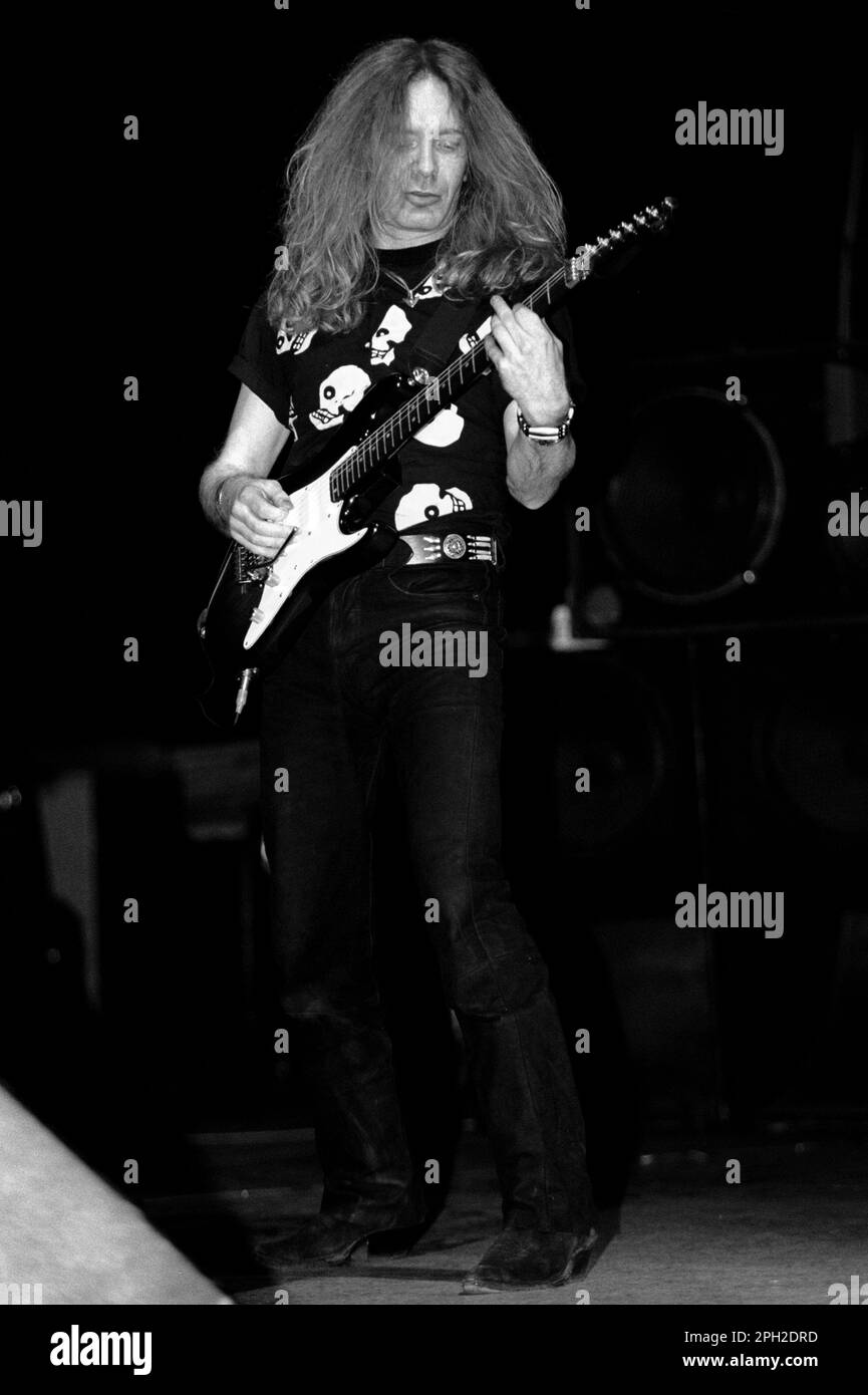 Milan Italy 03/03/1995 : Saxon , the singer Peter Biff Byford, the ...