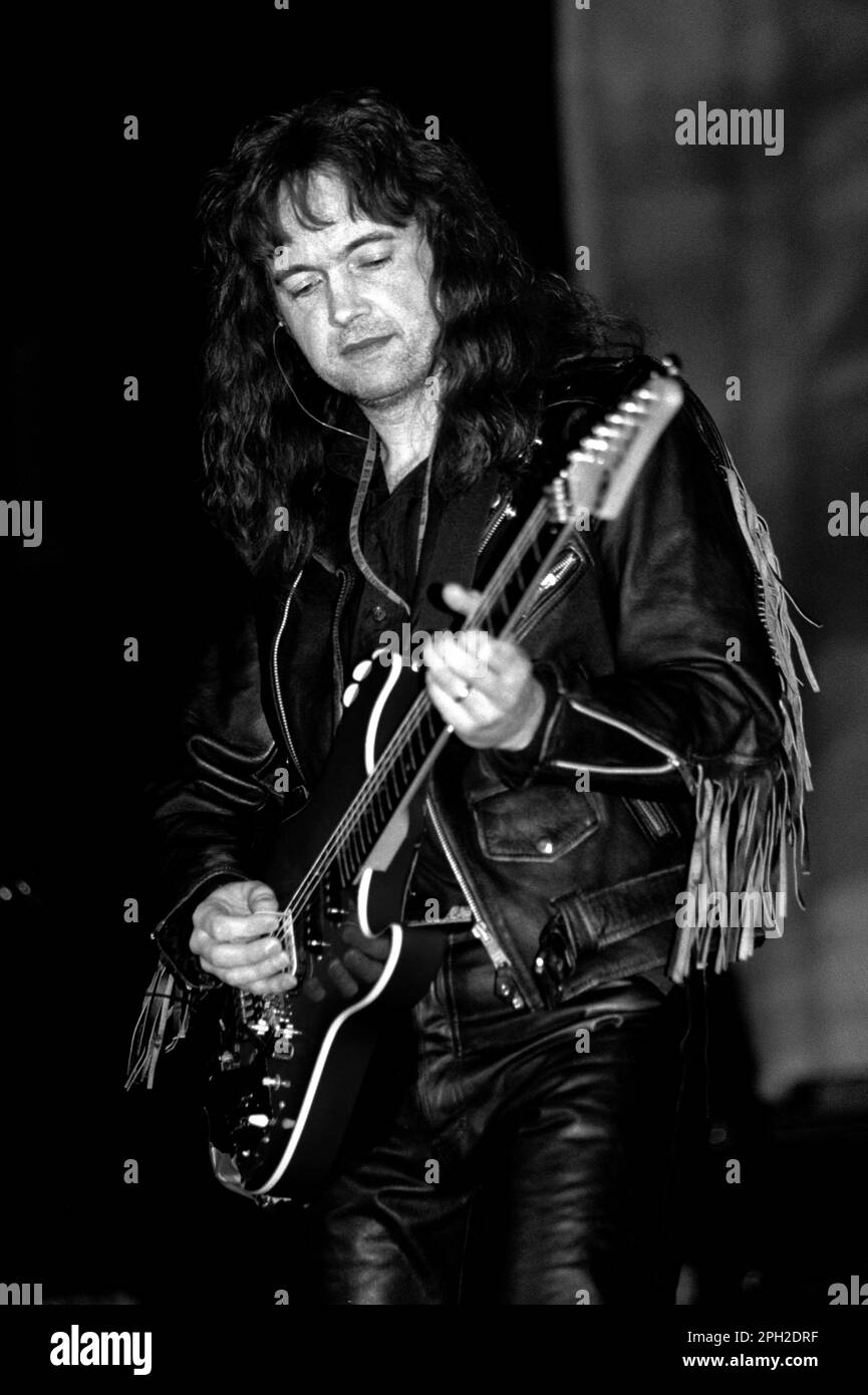 Milan Italy 03/03/1995 : Saxon , the singer Peter Biff Byford, the ...