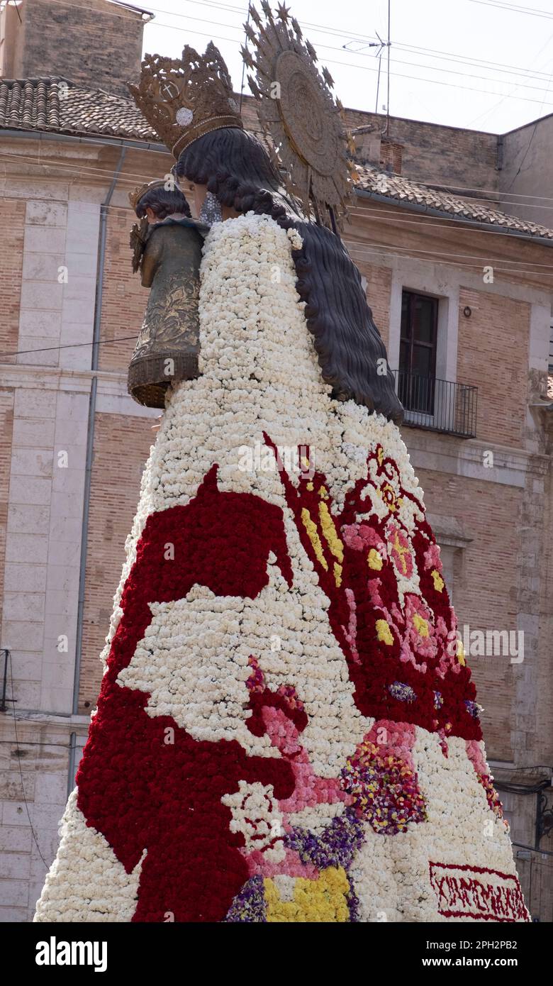 Ofrenda del Flowers,flower offering takes place with Spaniards dressed ...