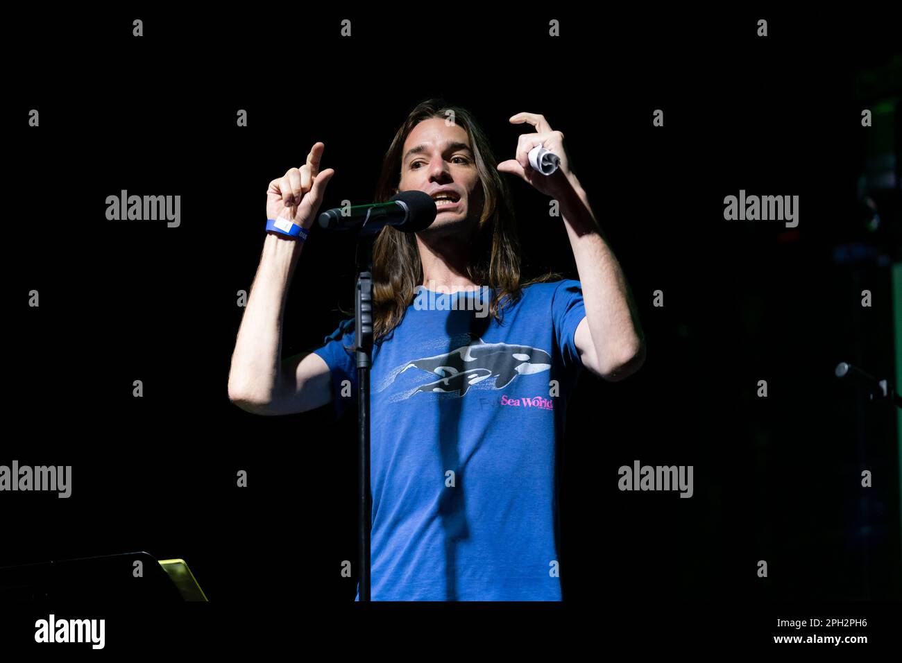 Daniel Rugg Webb performing Stand Up Comedy Stock Photo - Alamy
