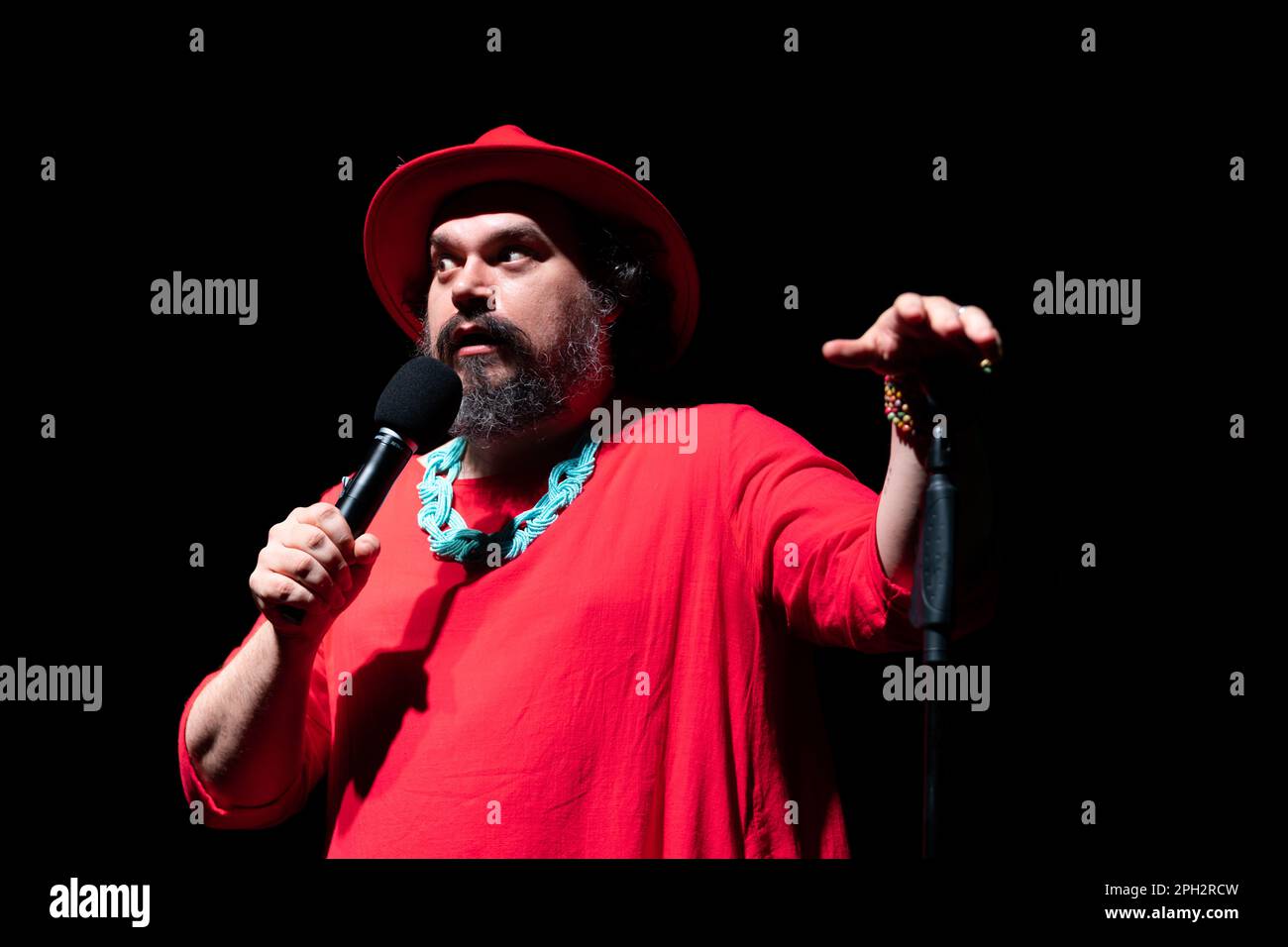 Justin Elizabeth Sayre on-stage Stock Photo - Alamy