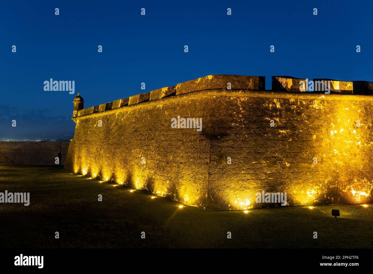 Castle walls and sentry box (garita), San Felipe del Morro Castle, San ...