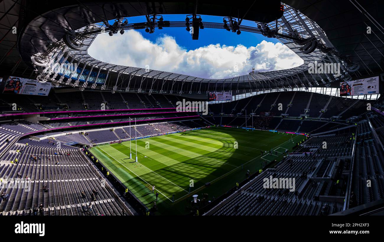 LONDON, UNITED KINGDOM. 25th, Mar 2023. An overview of the pitch prior ...