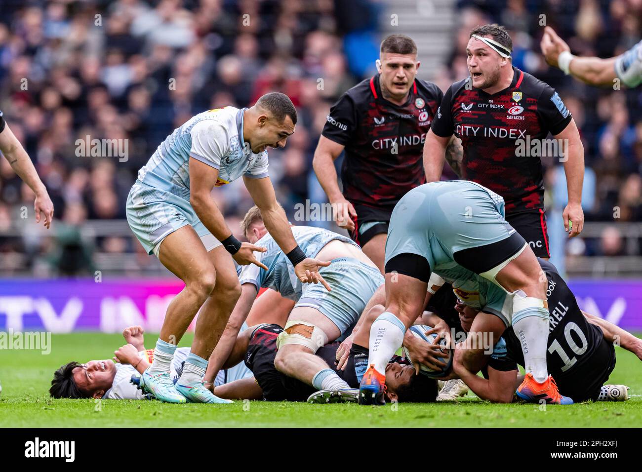 Reacts 2022 2023 hi-res stock photography and images - Alamy