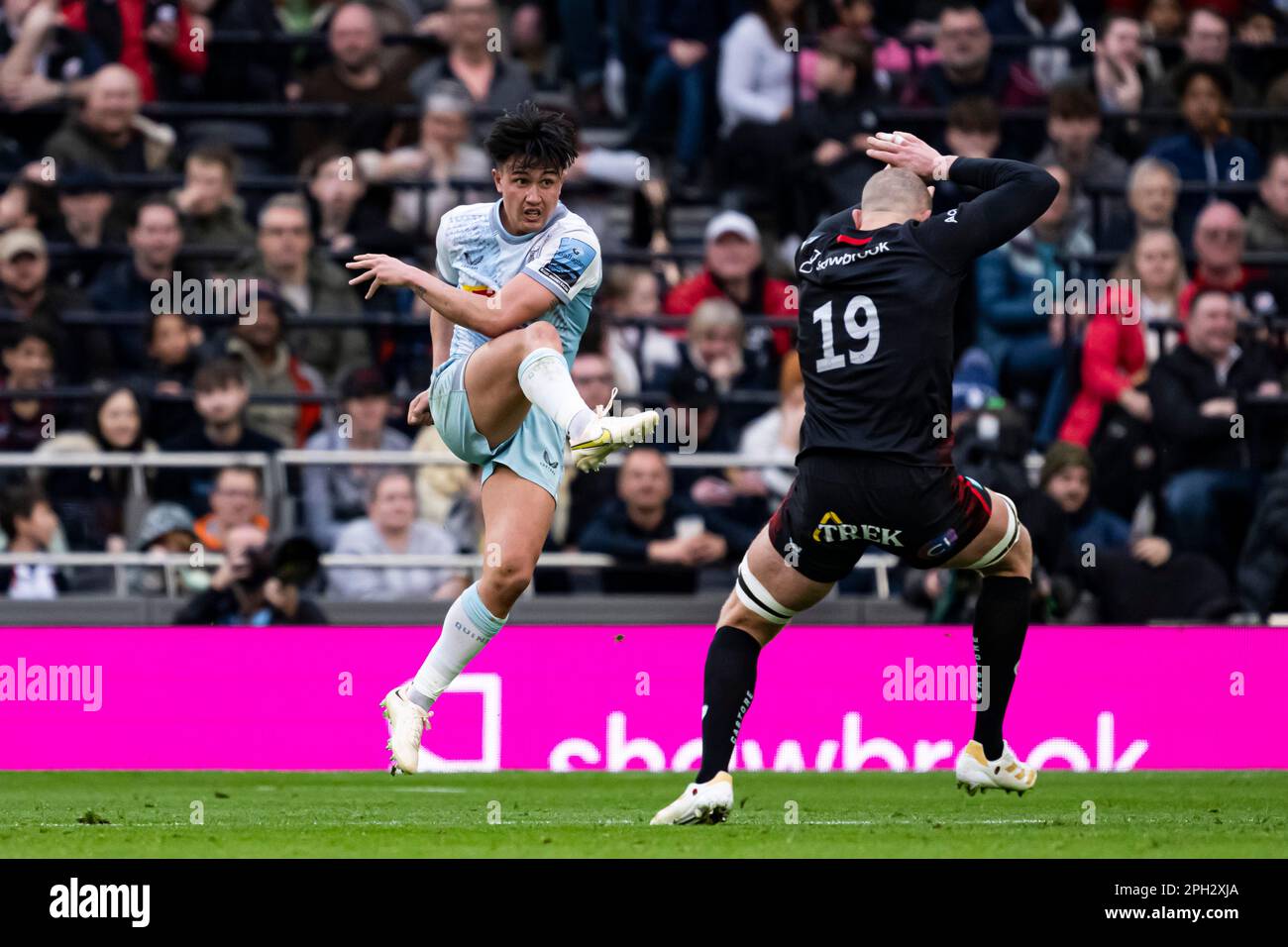 LONDON, UNITED KINGDOM. 25th, Mar 2023. Marcus Smith of Harlequins ...