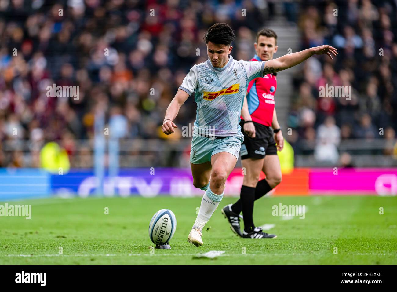 LONDON, UNITED KINGDOM. 25th, Mar 2023. Marcus Smith of Harlequins ...