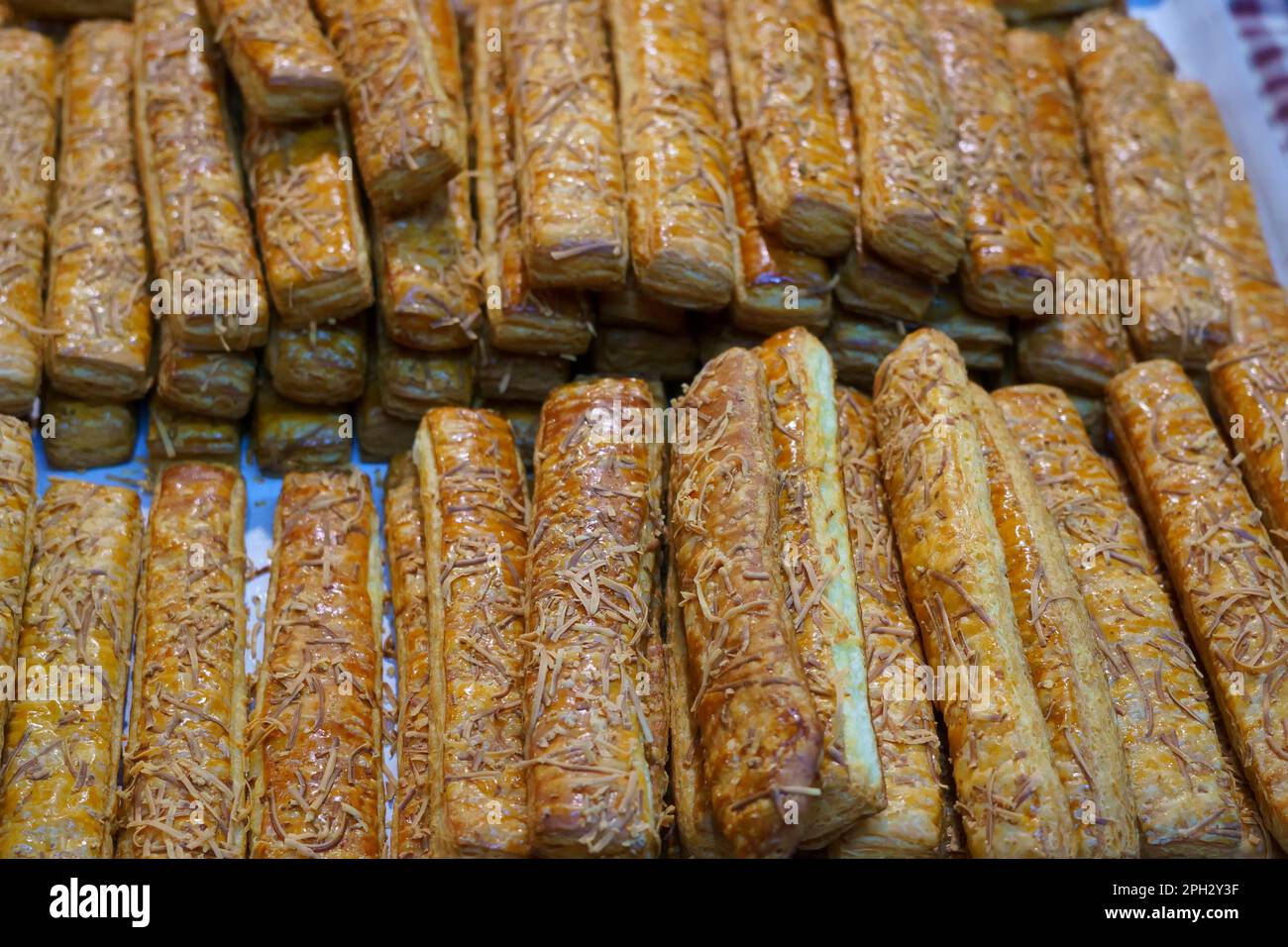Golden brown pastries sugary hi-res stock photography and images - Alamy