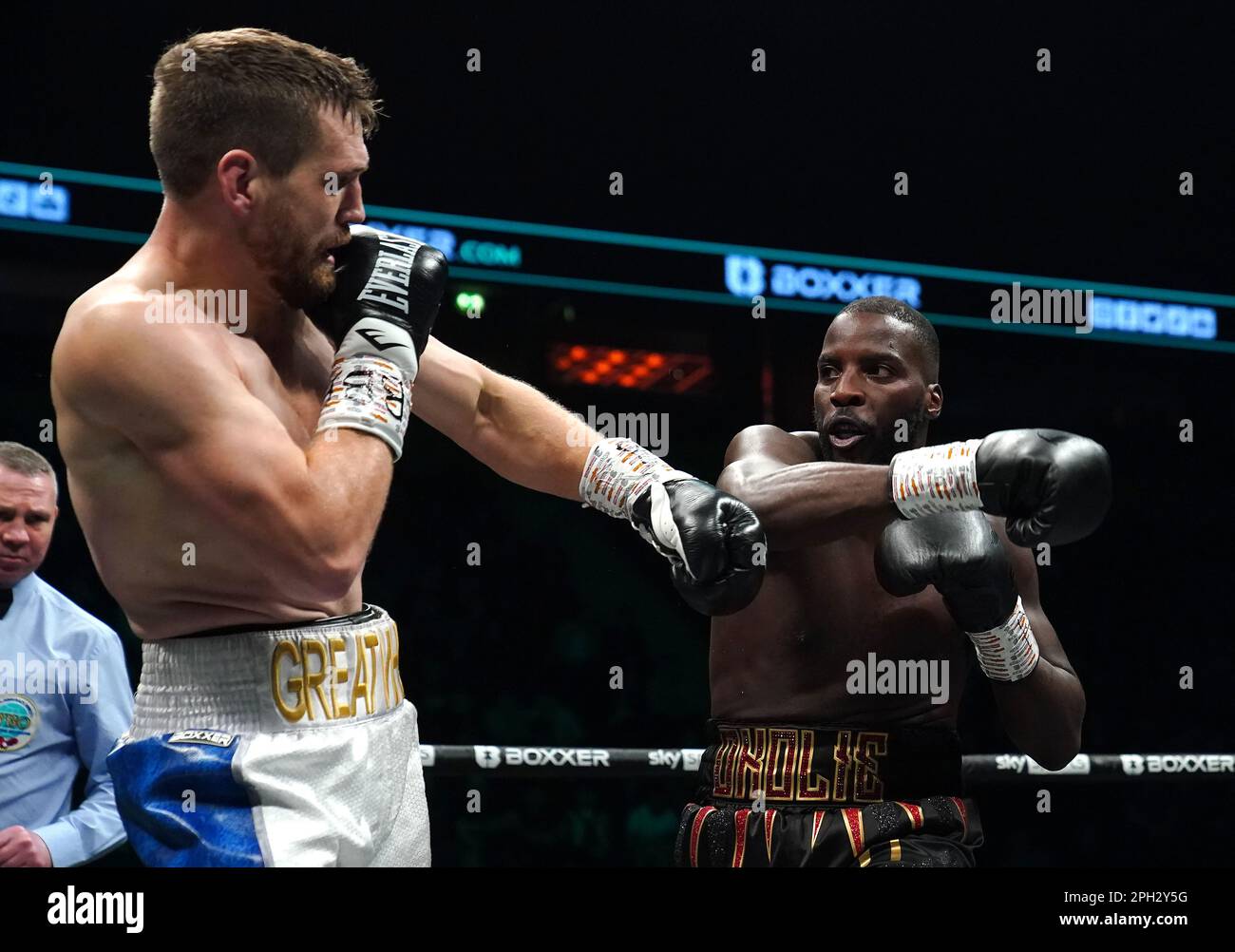 David Light (left) and Lawrence Okolie in the WBO World Cruiserweight ...
