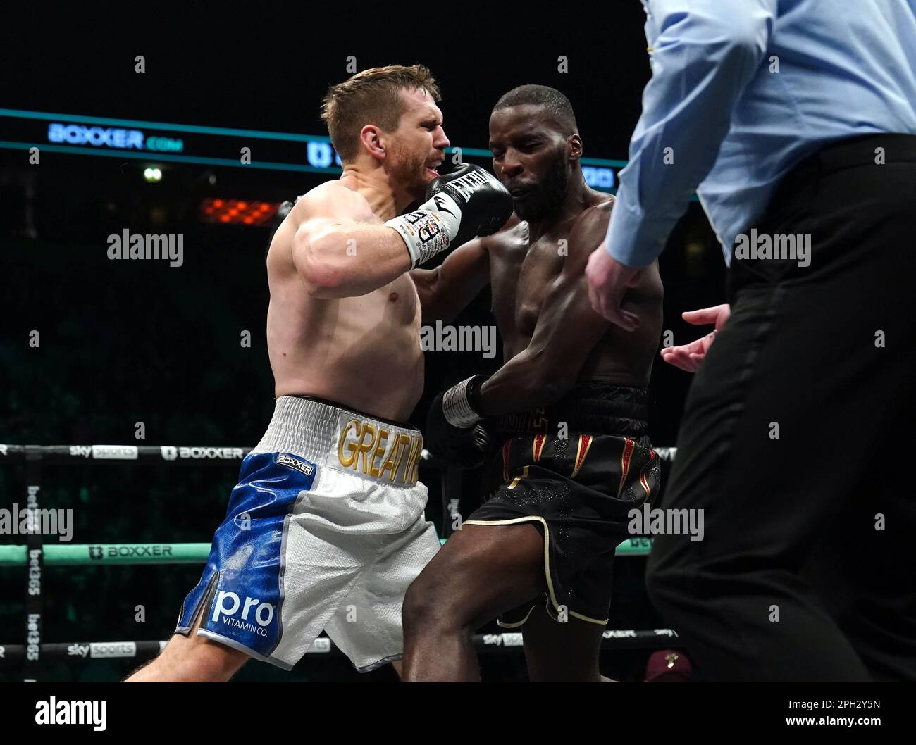 David Light (left) and Lawrence Okolie in the WBO World Cruiserweight ...