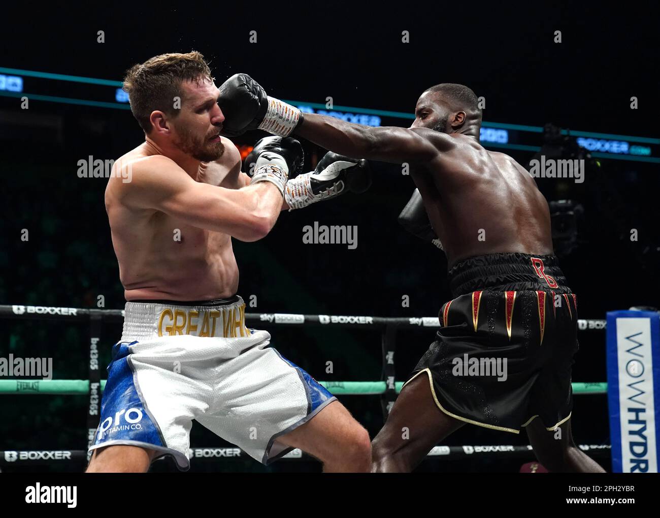 David Light (left) and Lawrence Okolie in the WBO World Cruiserweight ...