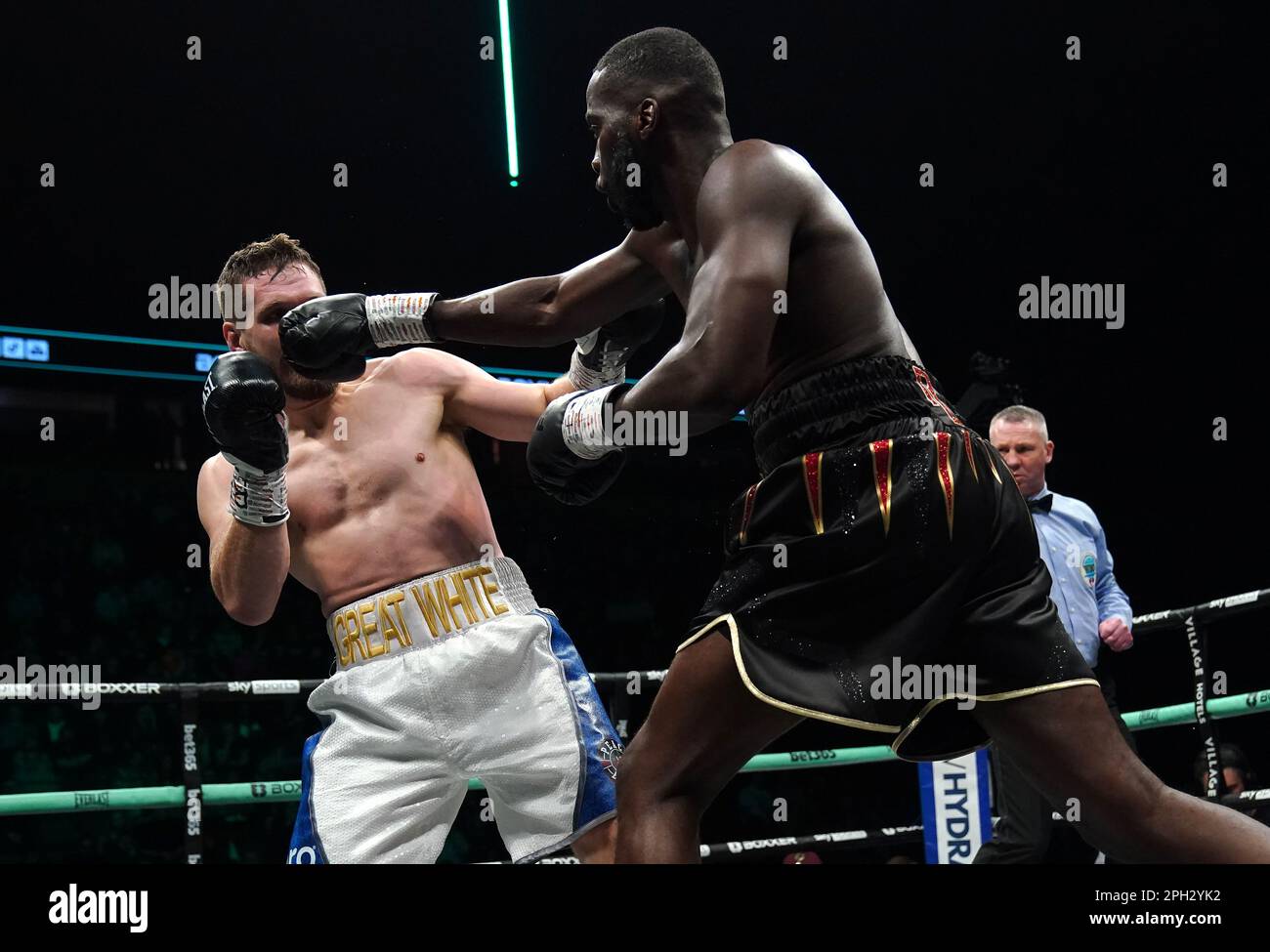 David Light (left) and Lawrence Okolie in the WBO World Cruiserweight ...