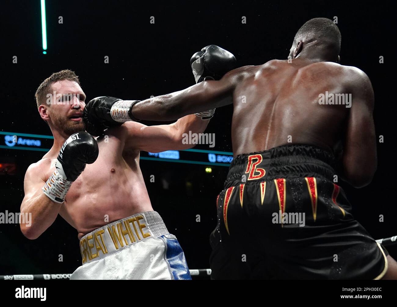 David Light (left) and Lawrence Okolie in the WBO World Cruiserweight ...