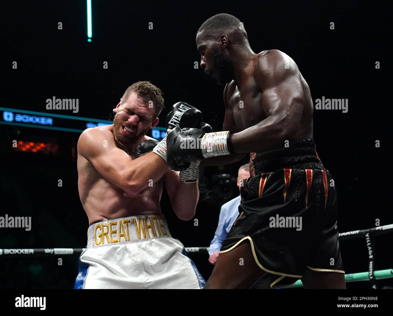 David Light (left) and Lawrence Okolie in the WBO World Cruiserweight ...