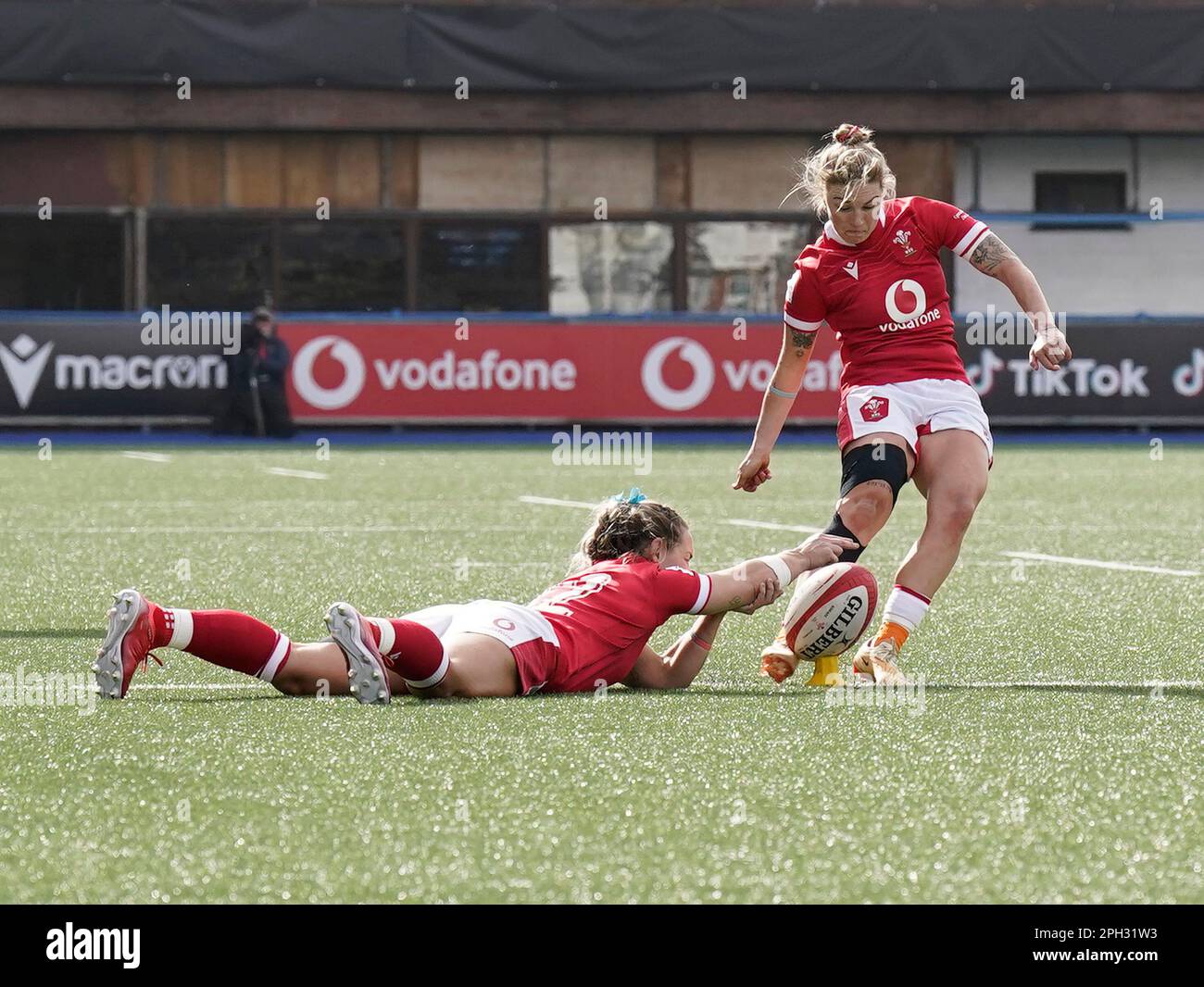 Cardiff, UK. 25th Mar, 2023. Keira Bevan (Wales) prepares to kick ...