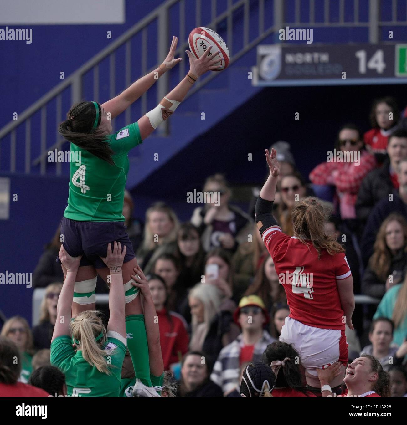 Cardiff, UK. 25th Mar, 2023. Nichola Fryday (Ireland) catches line out ...