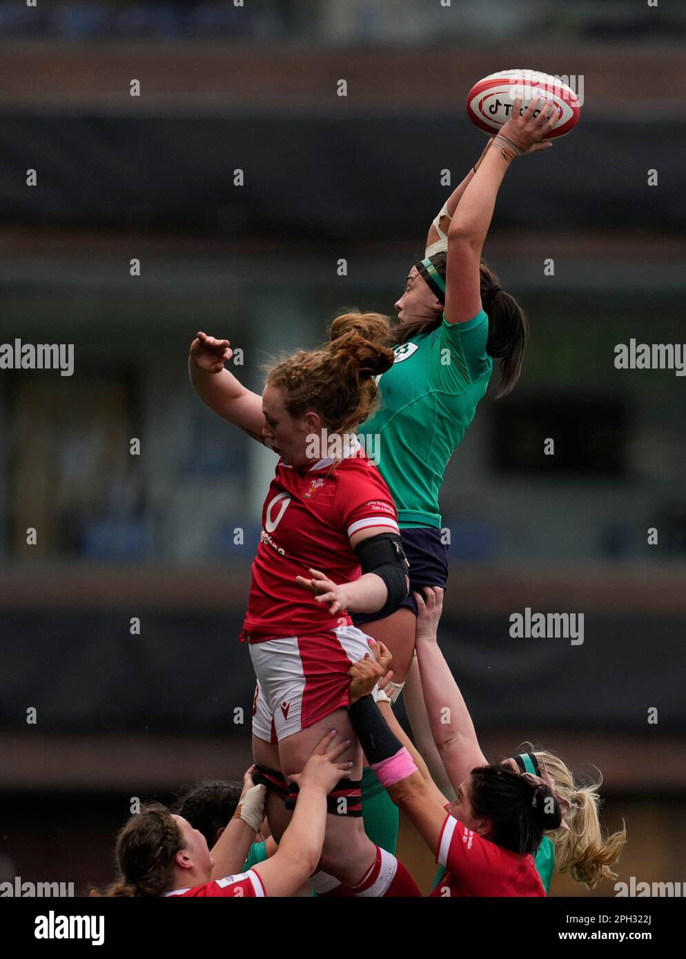 Tik tok six nations hi-res stock photography and images - Alamy