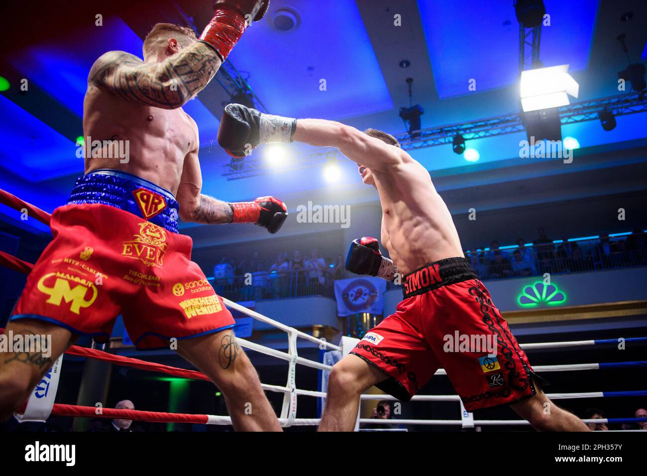 Hamburg, Germany. 25th Mar, 2023. Boxing: Boxing gala of the P2M stable, - Patrick Rokohl (l ...