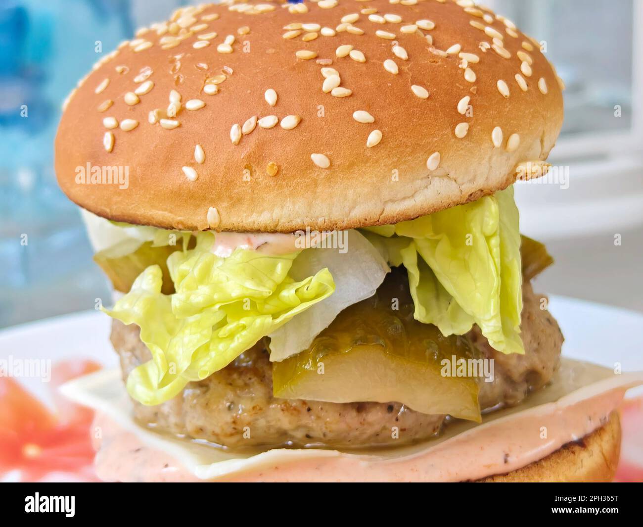 Big hamburger chicken cutlet hi-res stock photography and images - Alamy