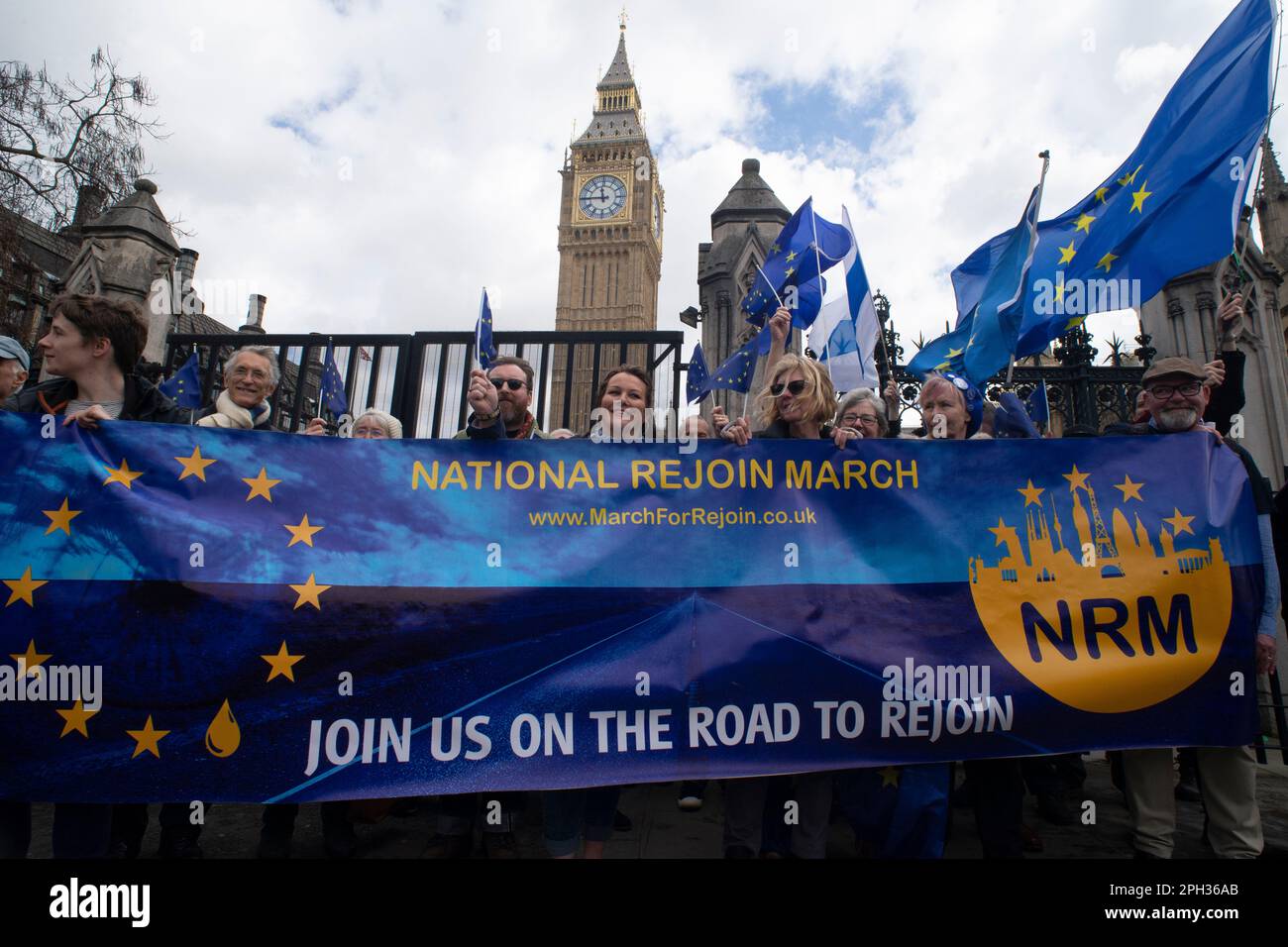 London - 25 March 2023 - Banner supporting re-joining the EU in front ...