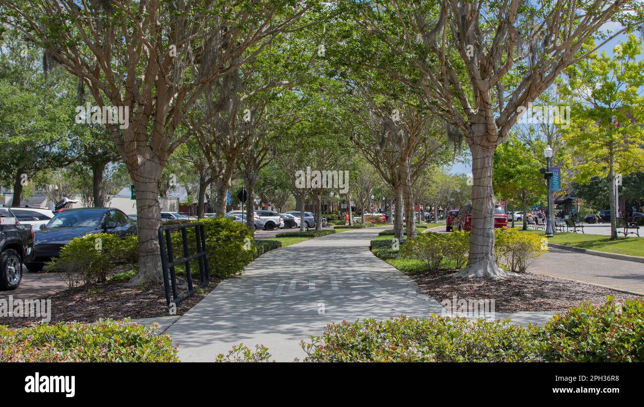 The West Orange bicycle trail through Winter Garden, Florida Stock ...