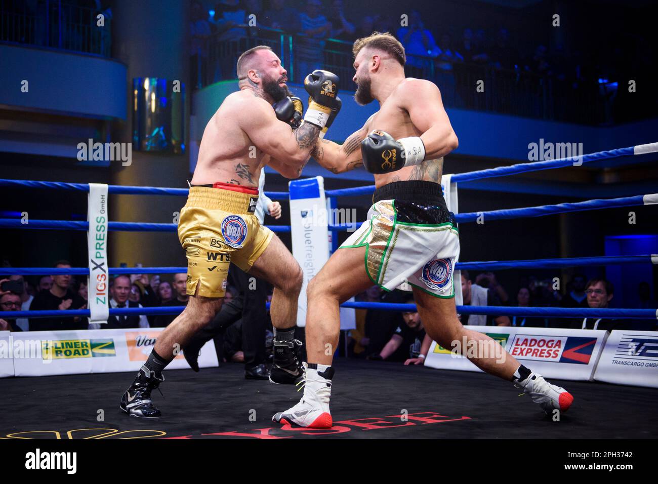 Hamburg, Germany. 25th Mar, 2023. Boxing: Boxing gala of the P2M stable ...
