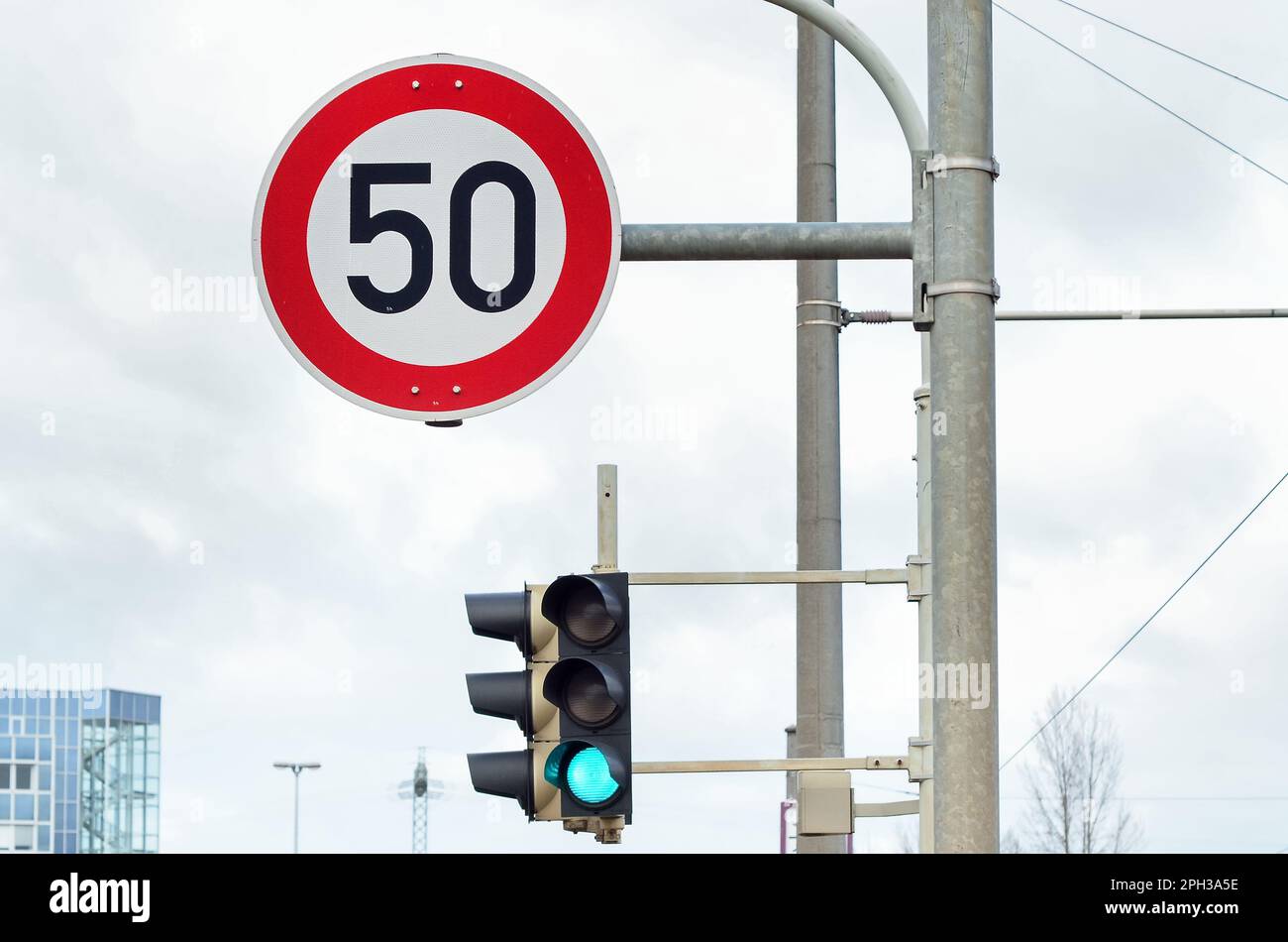 Street lights speed limit hi-res stock photography and images - Alamy