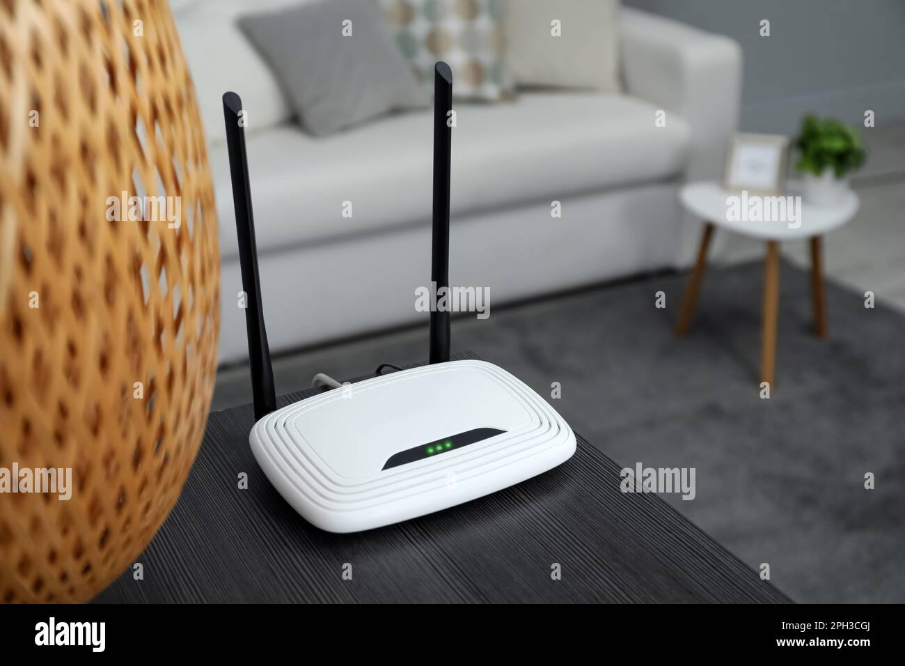Black router on table in hi-res stock photography and images - Alamy