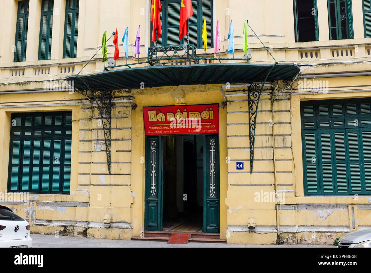 Hanoimoi newspaper hi-res stock photography and images - Alamy
