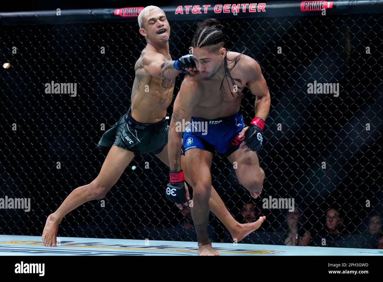 SAN ANTONIO, TEXAS - MARCH 25: (L-R) Daniel da Silva punches CJ Vergara ...