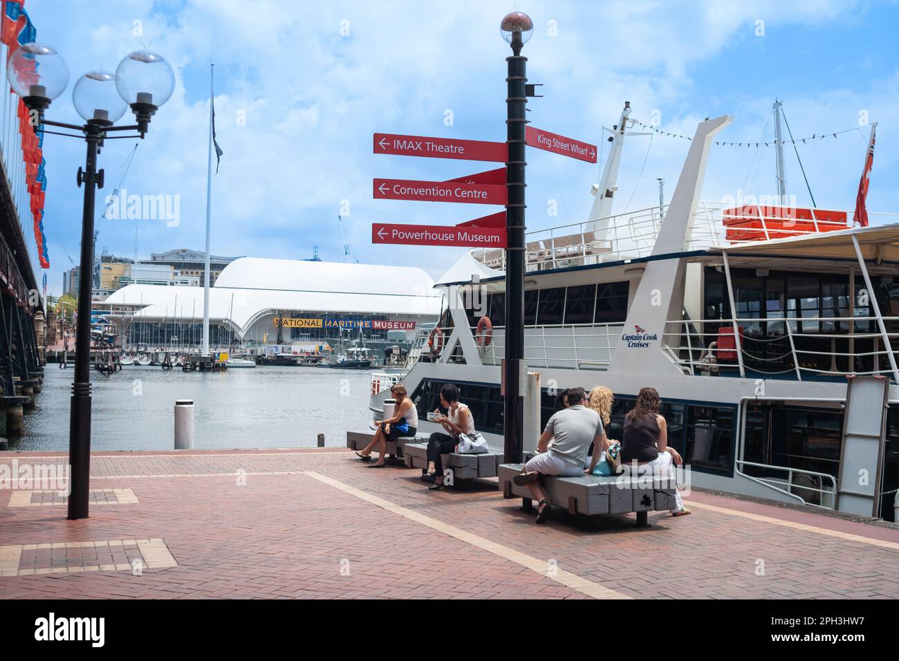Darling harbour sydney attractions hi-res stock photography and images ...