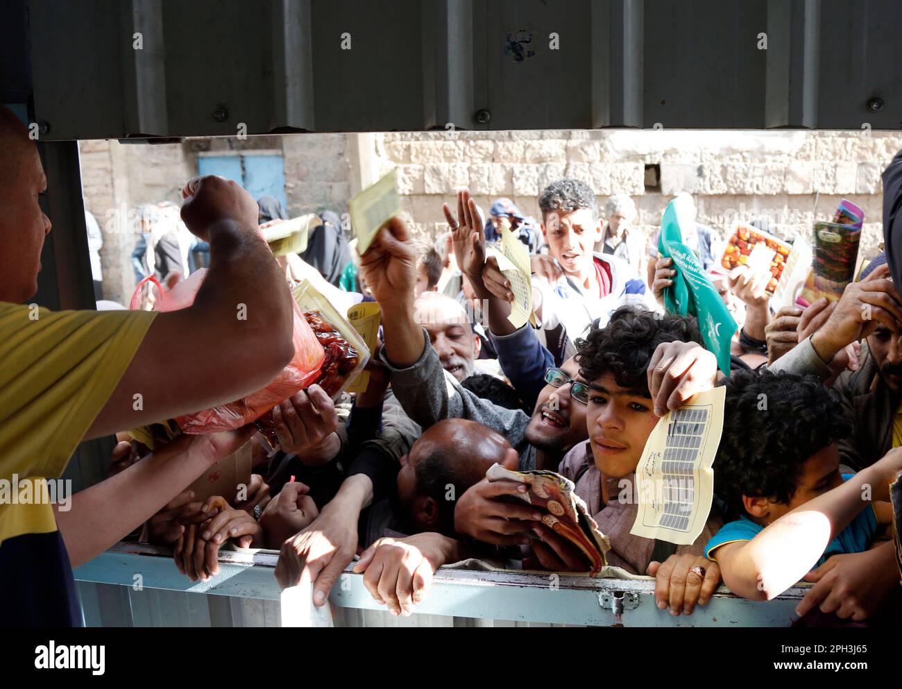 Yemen sanaa food hi-res stock photography and images - Alamy
