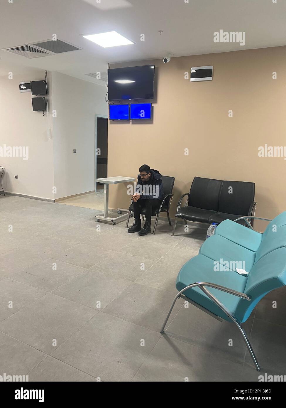 Doctor appointment waiting hi-res stock photography and images - Alamy