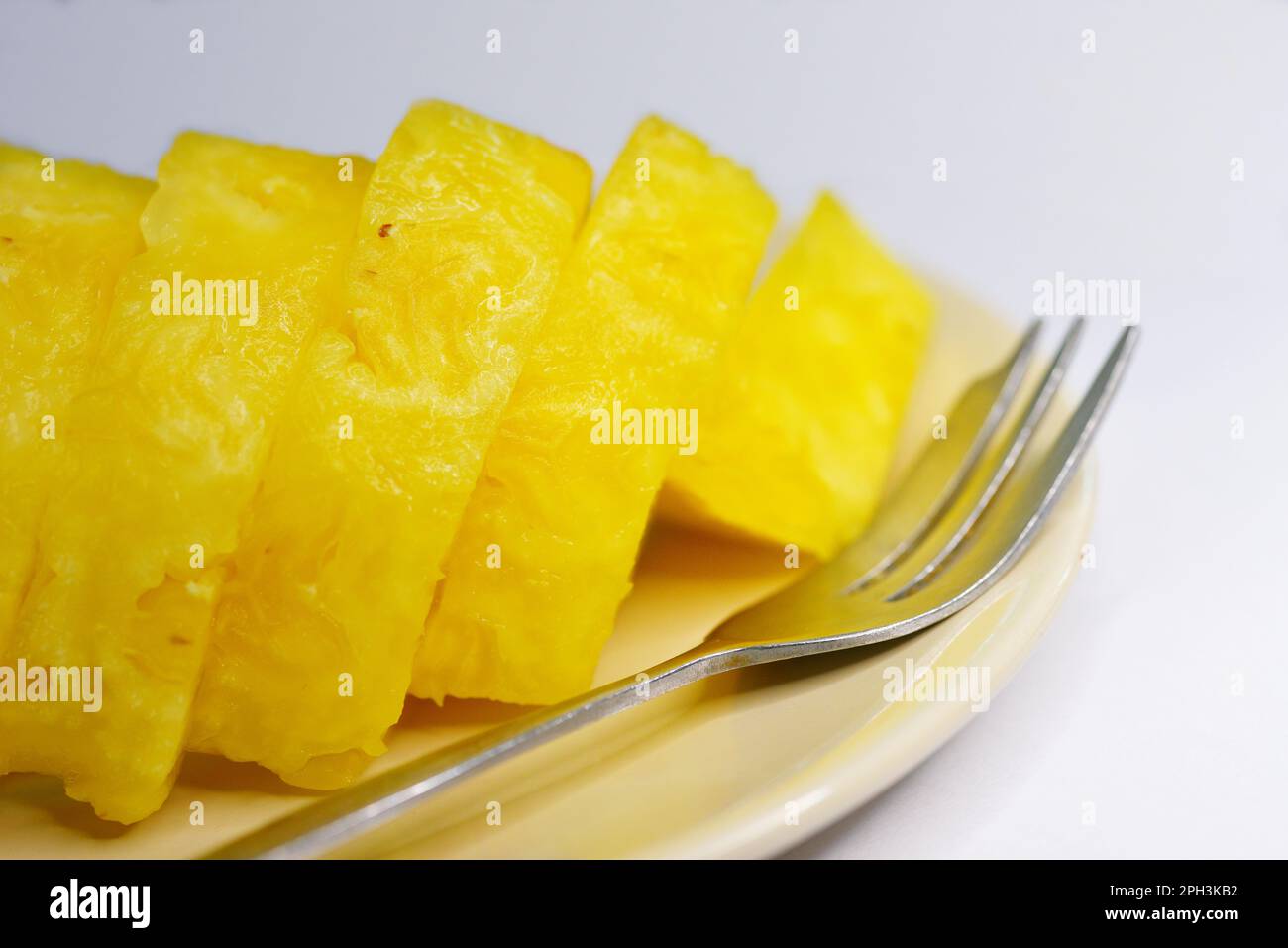 Smooth cayenne pineapple hi-res stock photography and images - Alamy