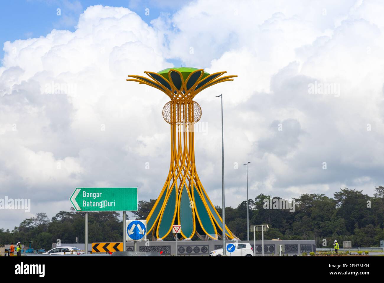 monument Bandarku Permata Hijau (My City of Green Gems) at Mukim Labu ...