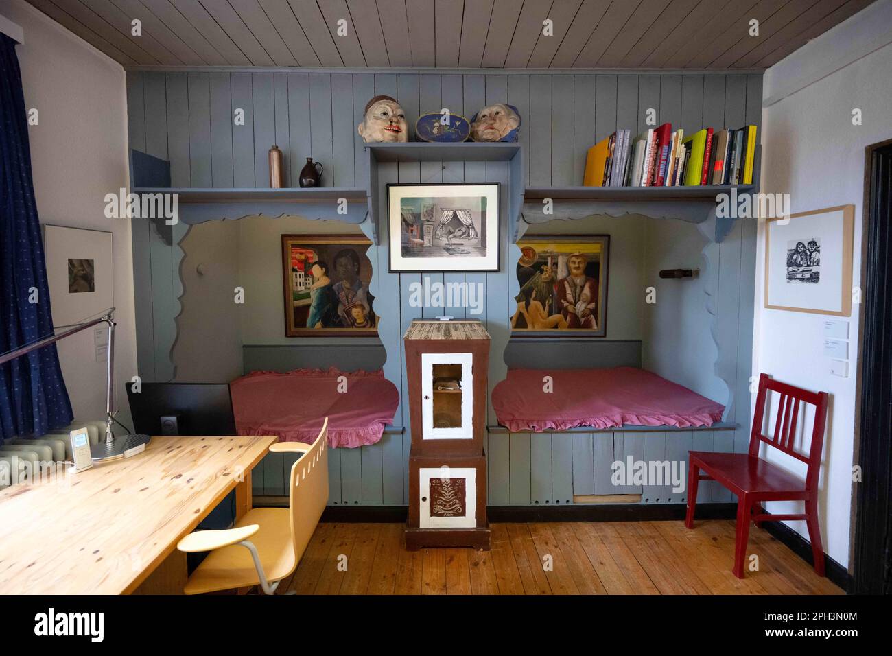 Varel, Germany. 24th Mar, 2023. A bedroom in the Franz Radziwill House ...