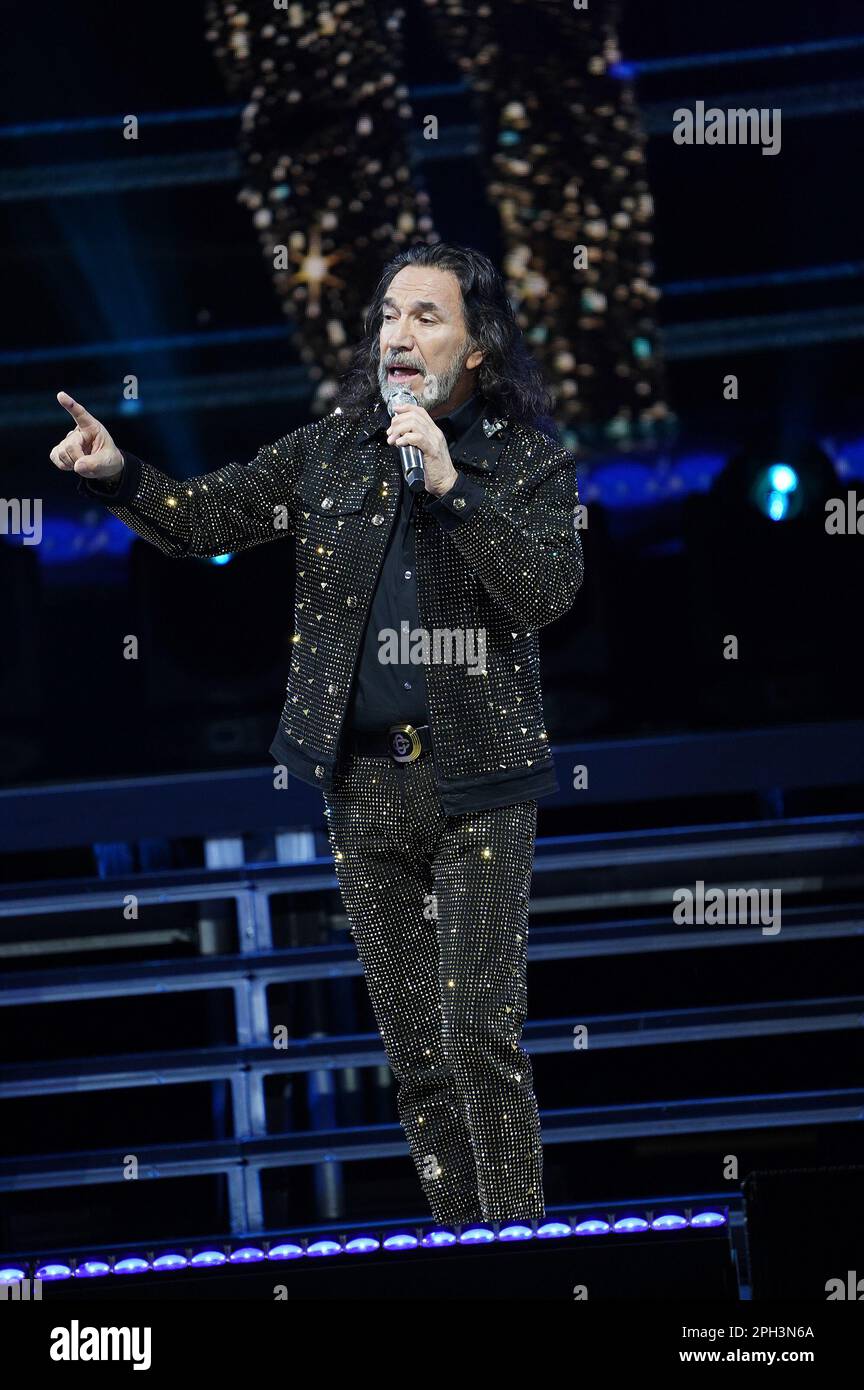 Marco antonio solis hi-res stock photography and images - Alamy