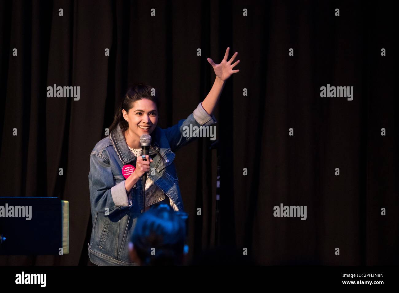 Lilan Bowden performing Stand Up Comedy Stock Photo - Alamy