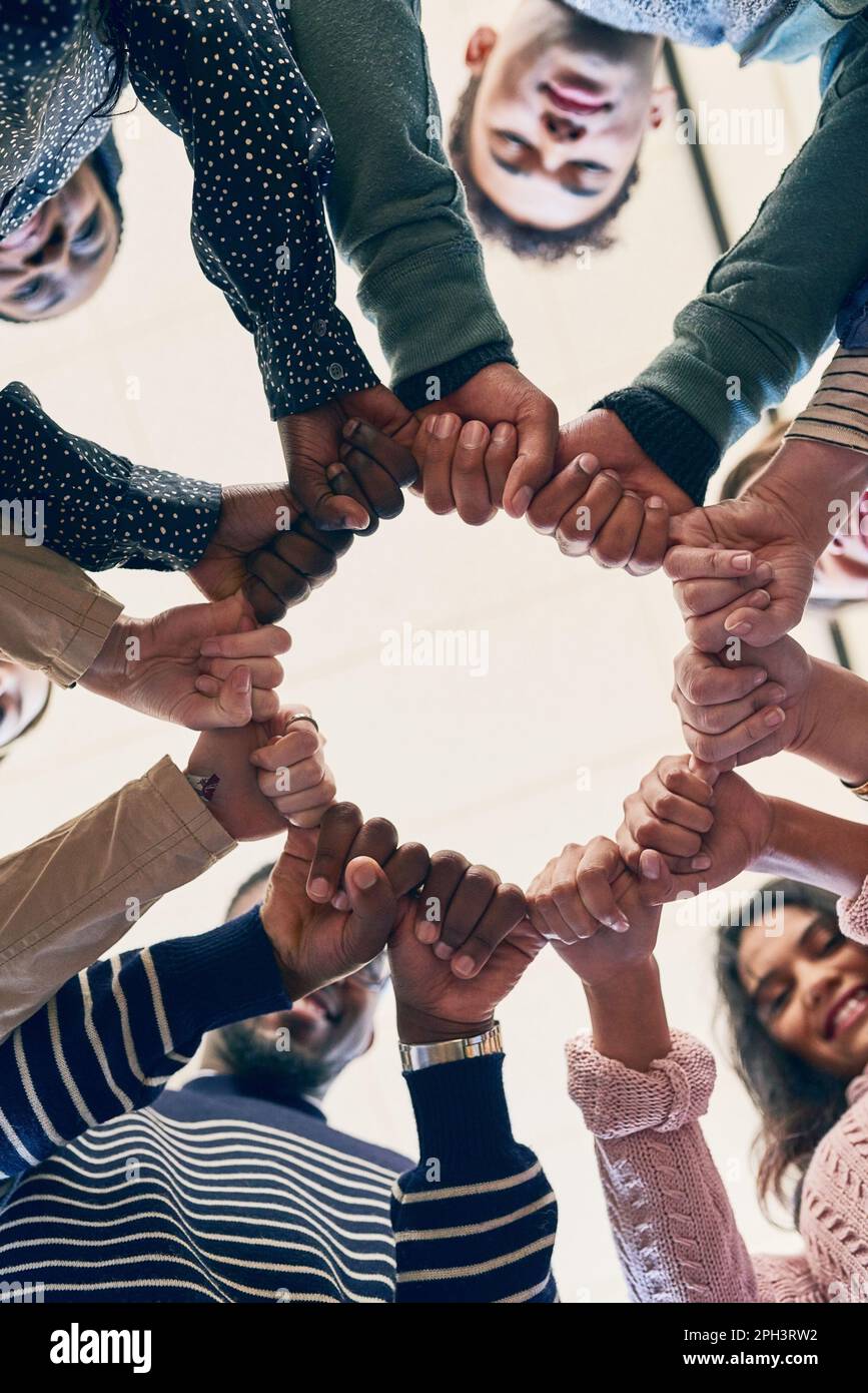 Inner circle of friends hi-res stock photography and images - Alamy