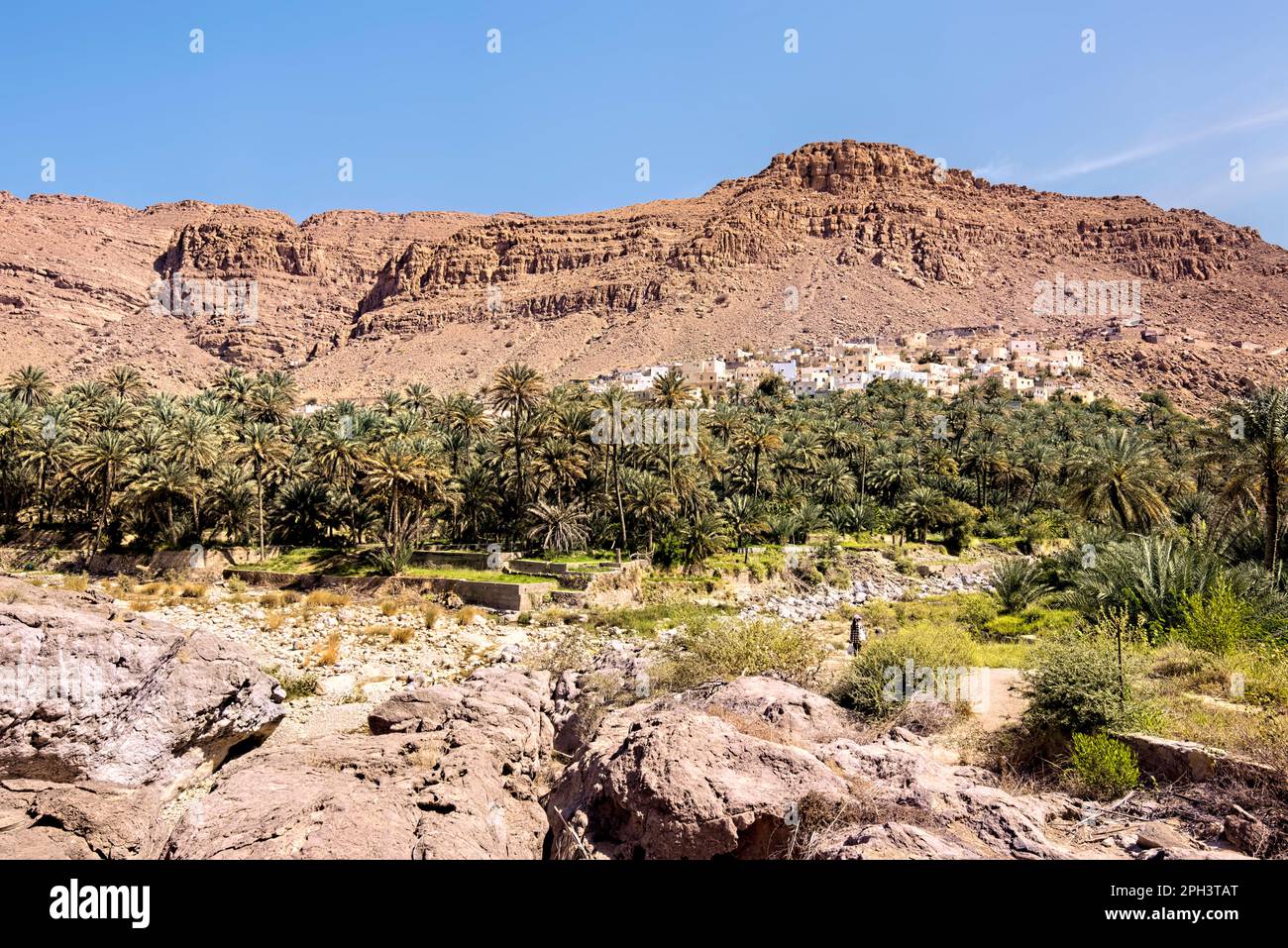 View of Al Bidh'ah village from Wadi Hawer canyon, Al Sharqiyah, Oman ...