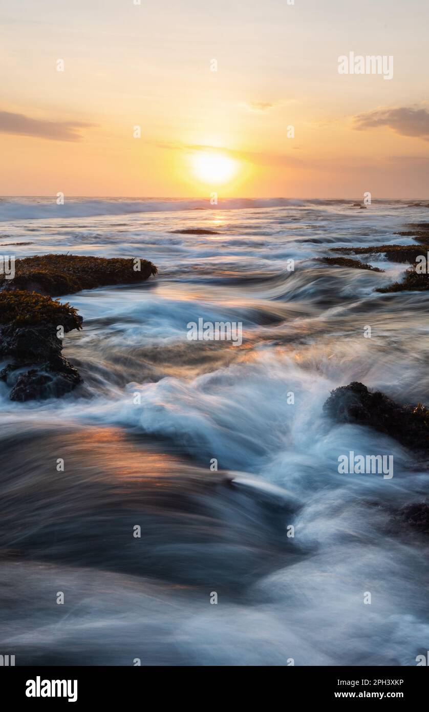 Indonesia sea skyline hi-res stock photography and images - Alamy