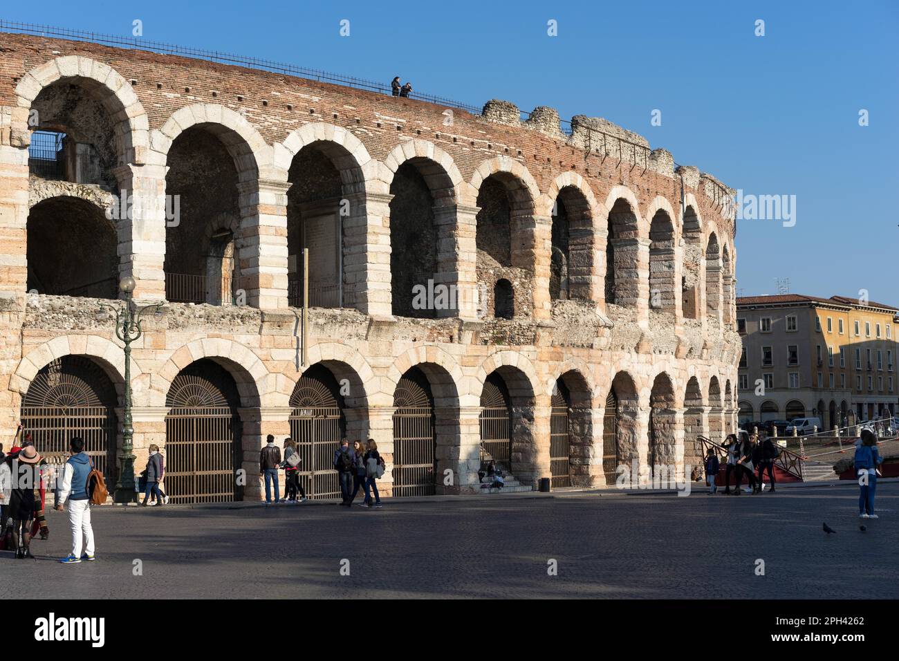 Arch arena hi-res stock photography and images - Alamy