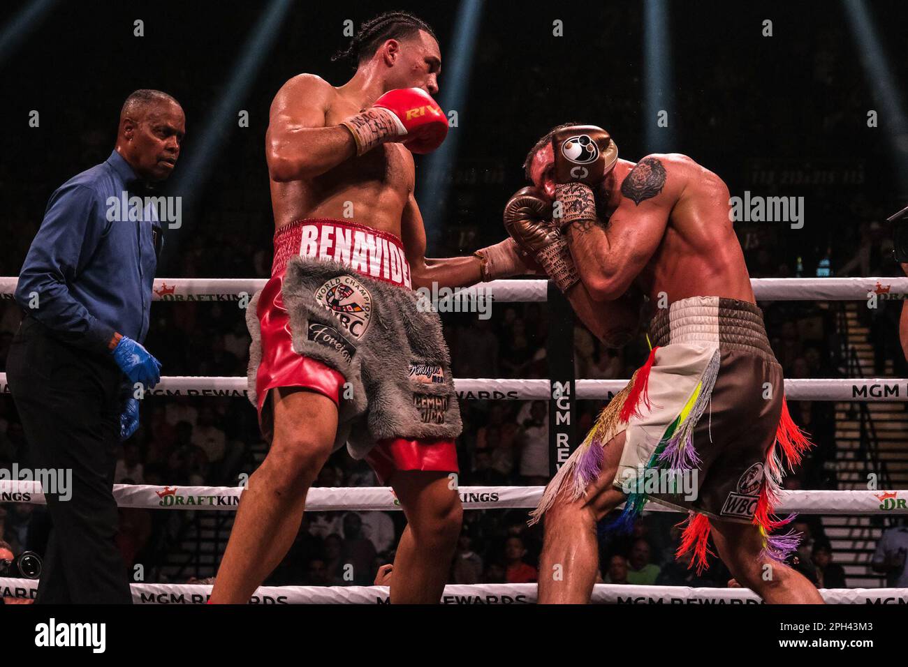 Las Vegas, Nevada, USA. 25th Mar, 2023. Action between David Benavidez ...
