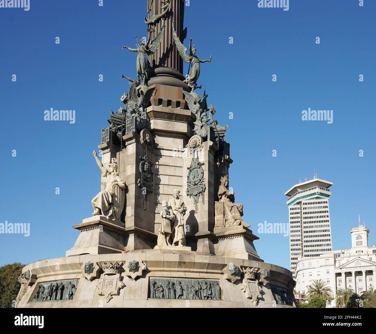 Monument a Colom - pedestal of Columbus monument in Barcelona Stock ...
